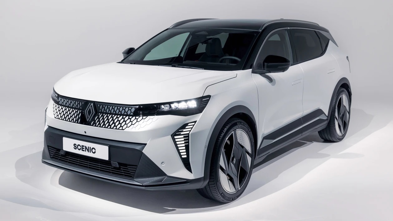 StriveME - رينو سينيك E-Tech 2024: كَبُرت الصغيرة وأصبحت كهربائية بالكامل بنطاق مذهل